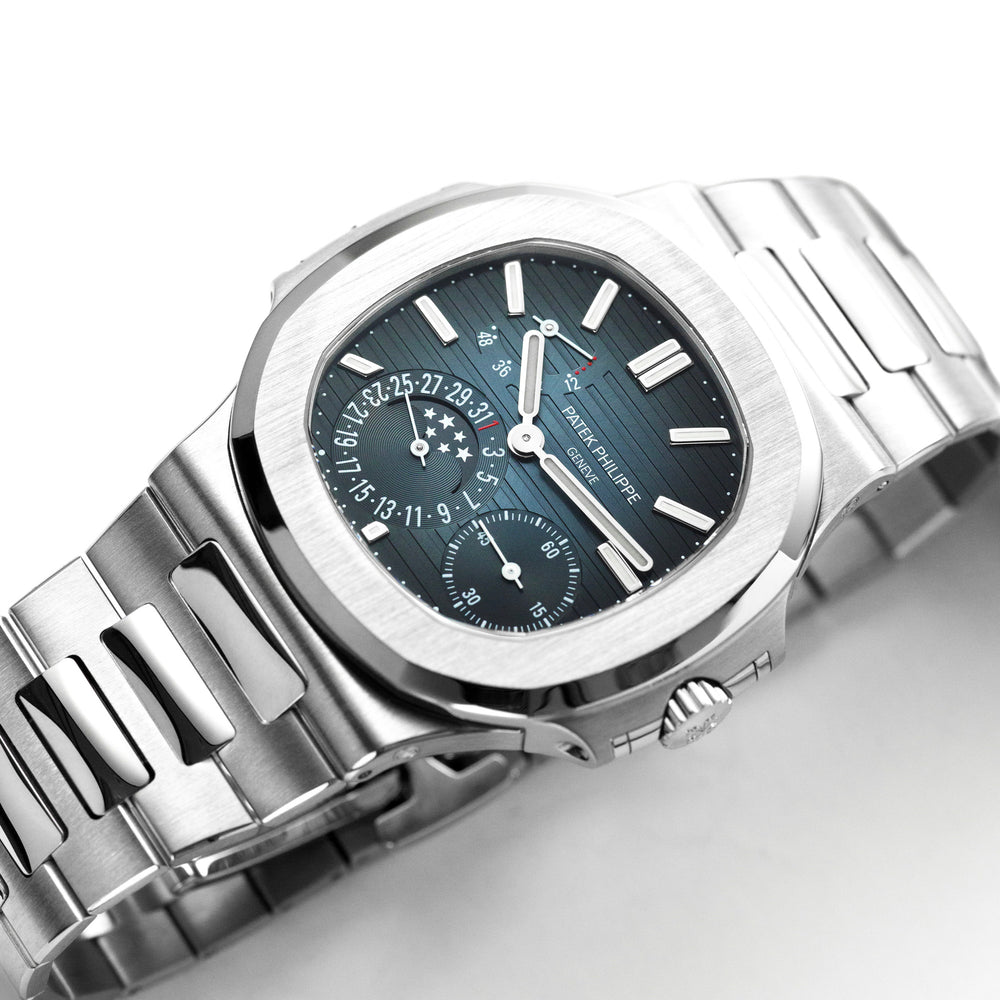 Pre-Owned Patek Philippe Nautilus, Stainless Steel, 5712/1A, 2024 & Onaro